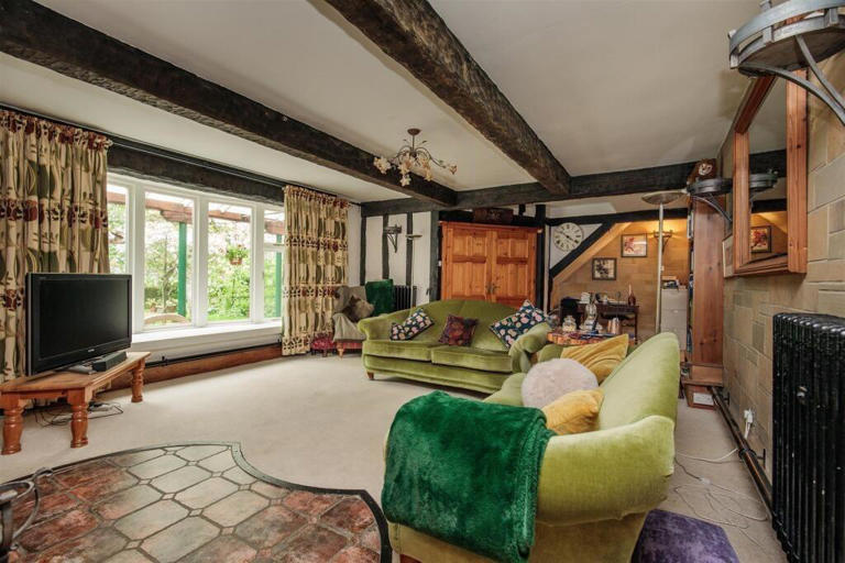 Characterful period farmhouse near Morpeth with six bedrooms and two ...
