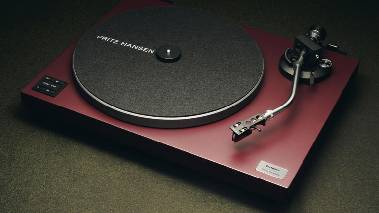 Technics' turntable just made spinning your favourite records even more fun
