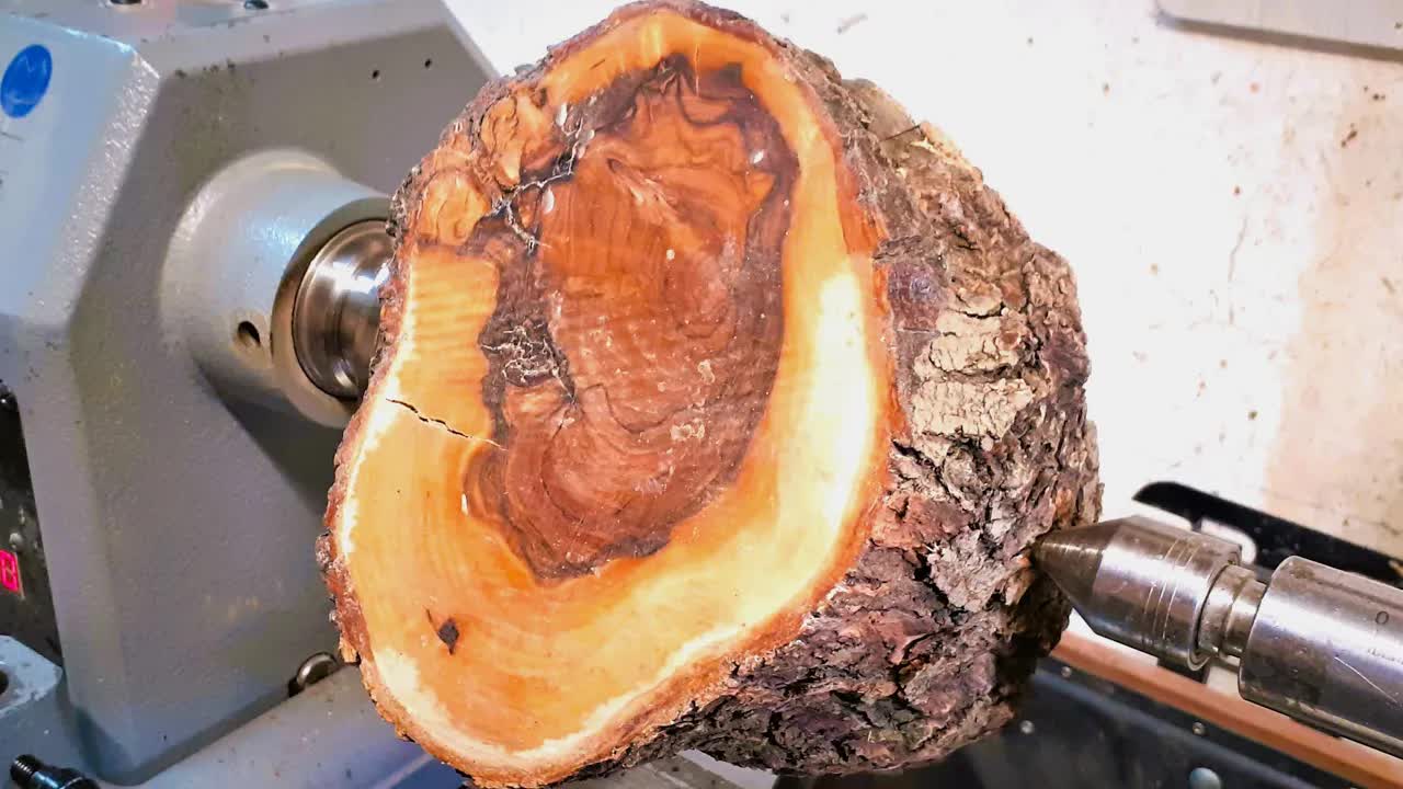 I turned an olive log with grain too good to ignore