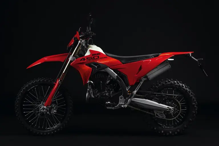 Ducati Desmo450 EDS: Borgo Panigale entra nell'enduro specialistico