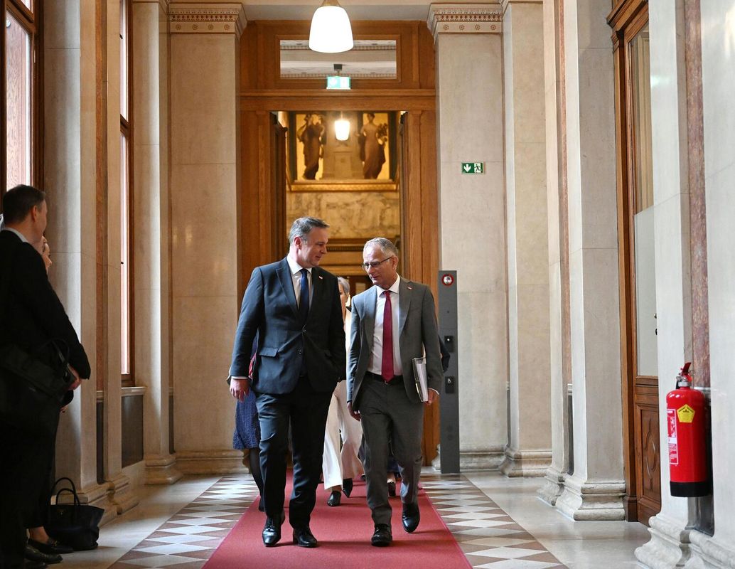 Regierung kürzt Kulturförderungen, Bundestheater bleiben verschont