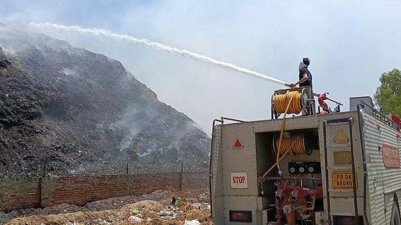 Punjab waste crisis: Toxic smoke engulfs Moga village with dump yard ...