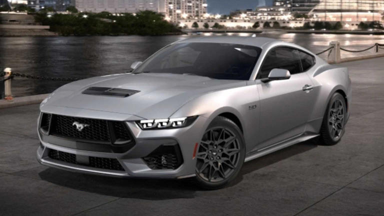Ford Mustang: Only new sports car with RWD, manual & V8 in 2024