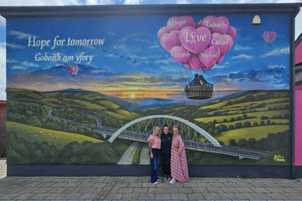 'Pink Lady' makes special visit — and the story behind this striking ...
