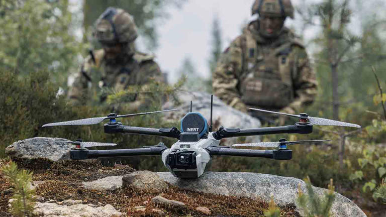 Den britiske hæren tester angrepsdroner bare 70 km fra den russiske grensen