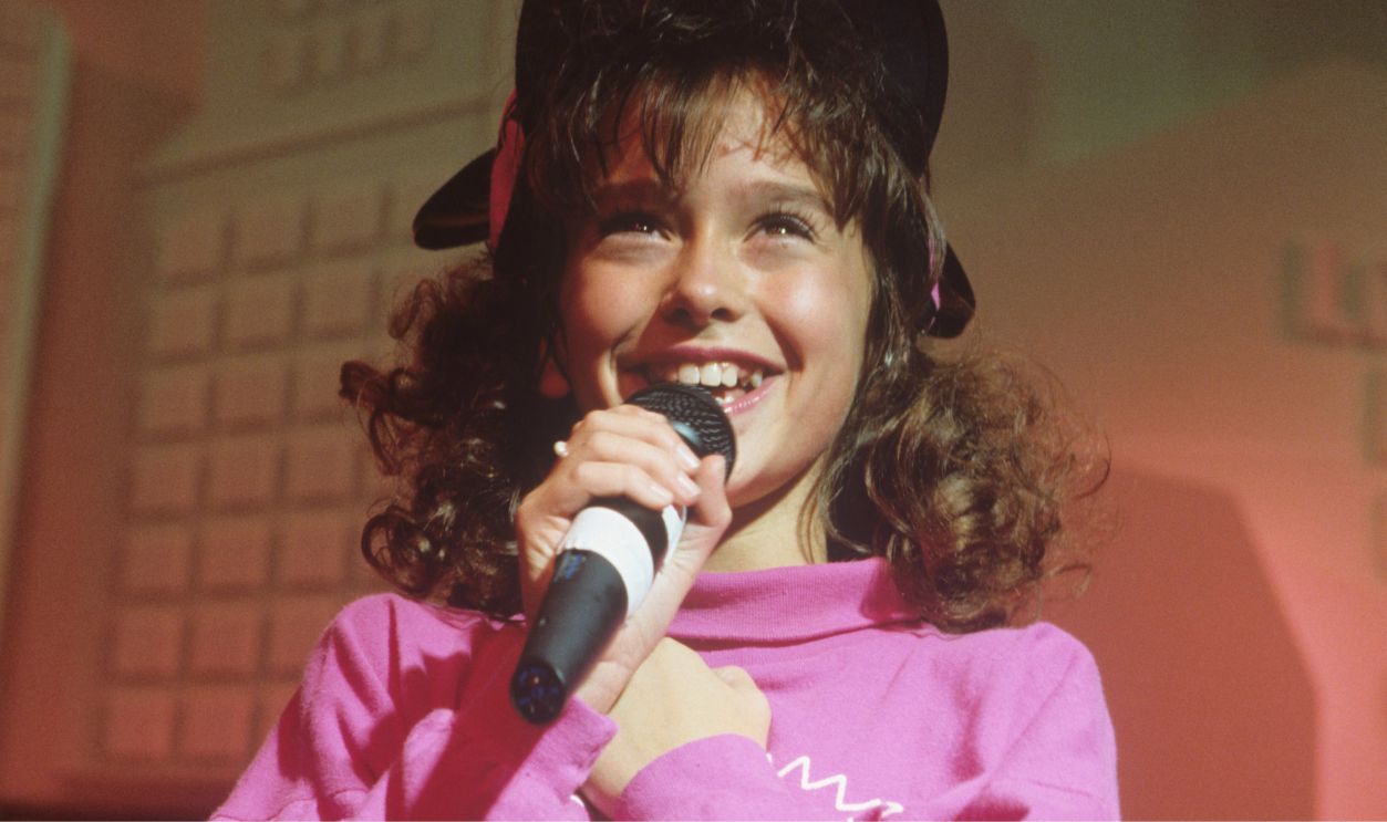 The dark side of fame almost broke Jennifer Love Hewitt but she saw the ...