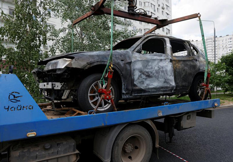 Russia probes two car bombs in Moscow