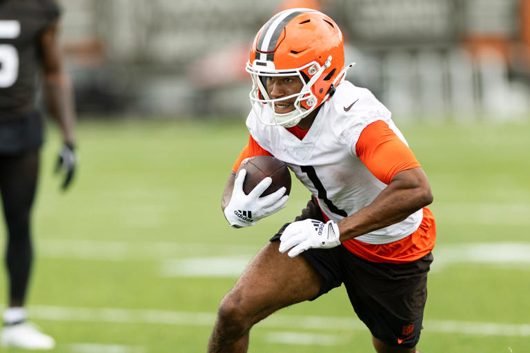 Browns officially put pen to paper with full 2026 NFL draft class