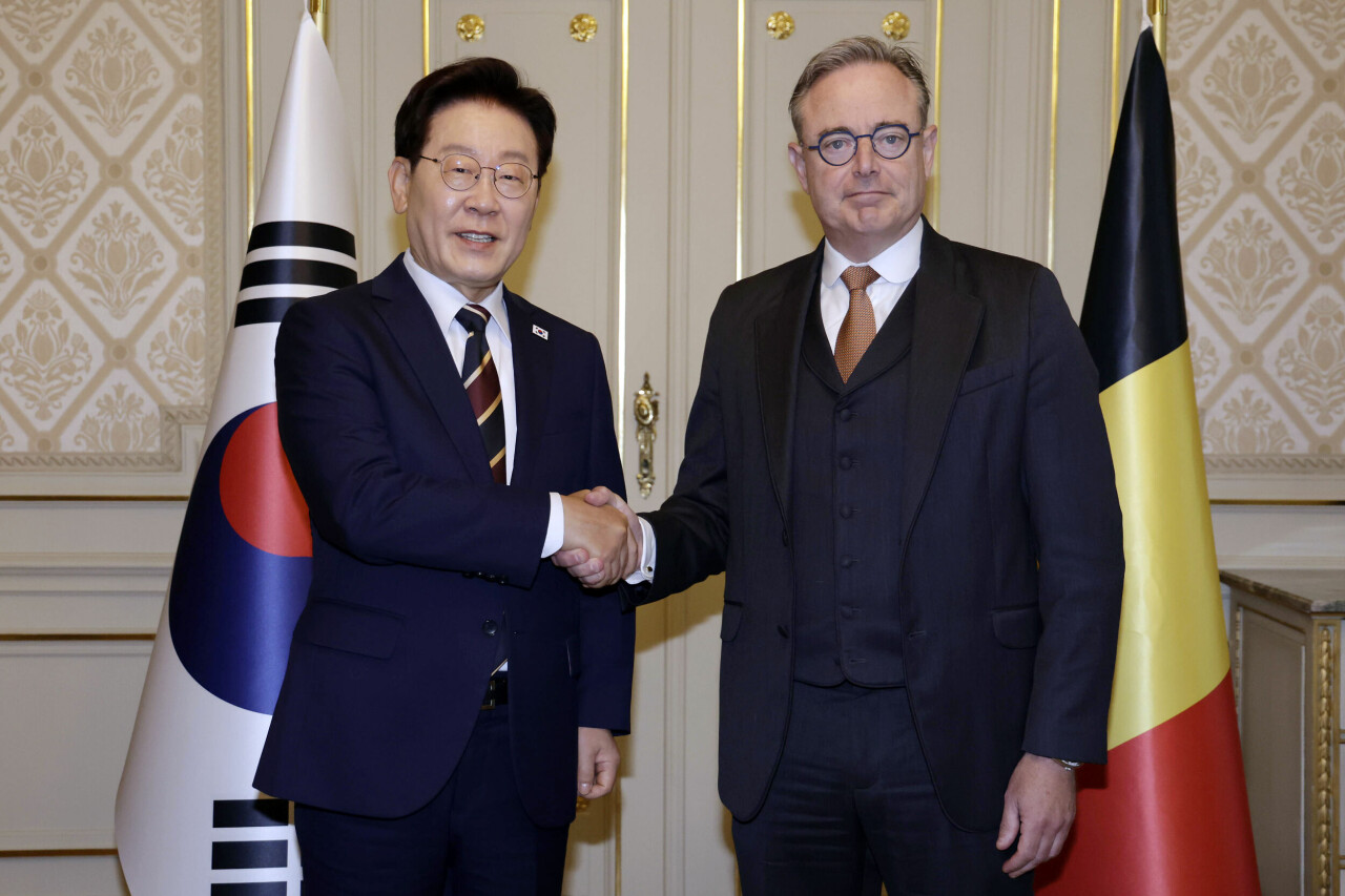 President Lee apologizes after poll slide while deepening Belgium ties ...