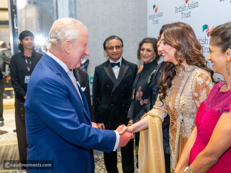 Pakistani actress Mahira Khan meets King Charles at the British Asian ...