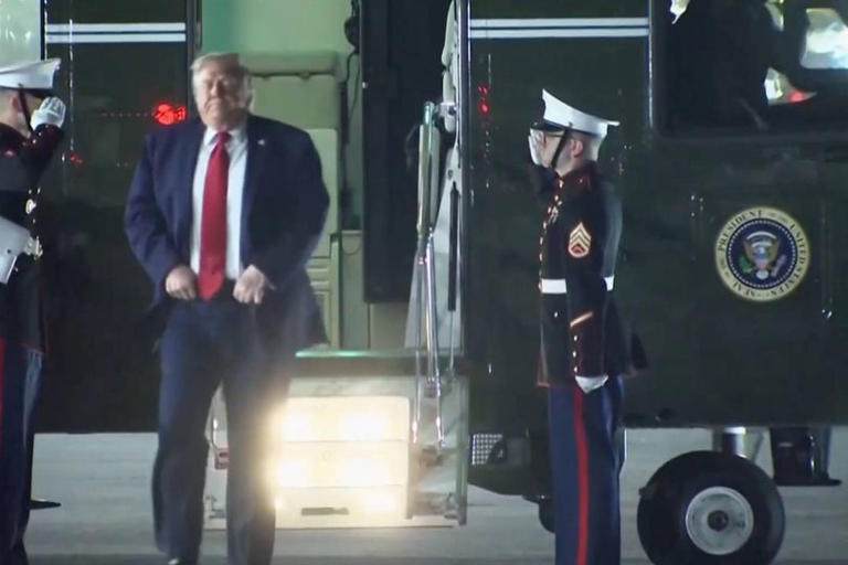 Donald Trump caught doing 'the weave' as he struggles to walk in ...
