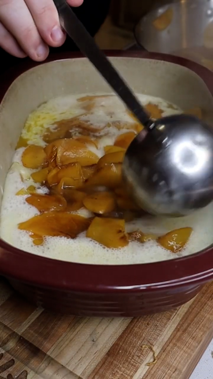 Peach cobbler with buttery topping