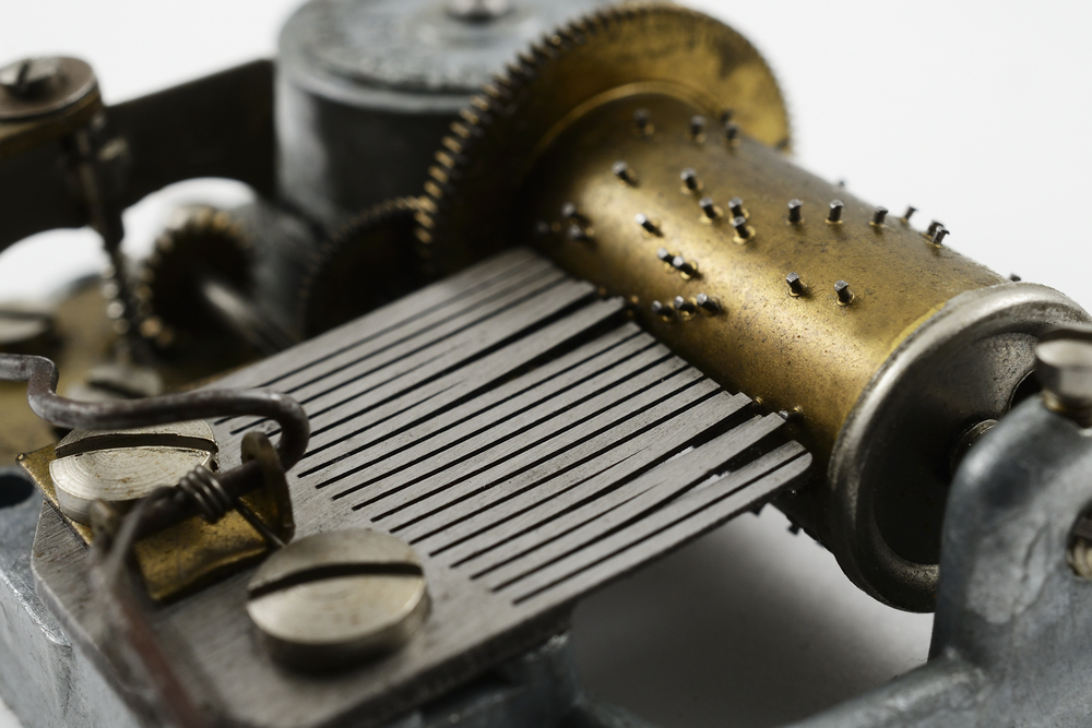 15 old music boxes collecting dust that are quietly valuable