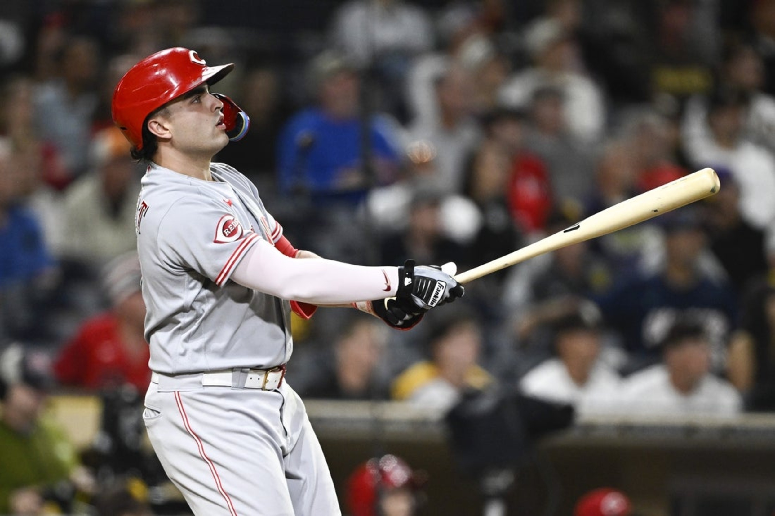 Fresh off ending skid, Reds chase series win vs. Padres