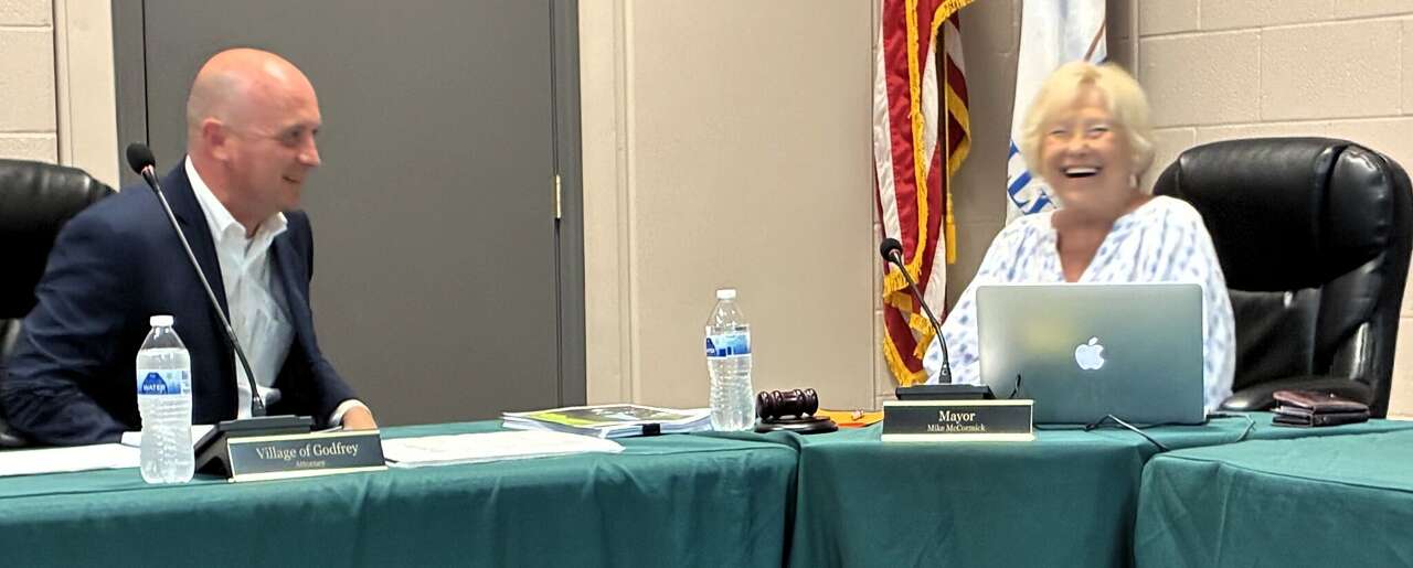 Godfrey mayor says he should control part-time hiring