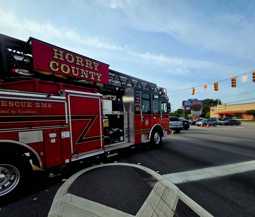 2-vehicle crash blocks traffic on Highway 501