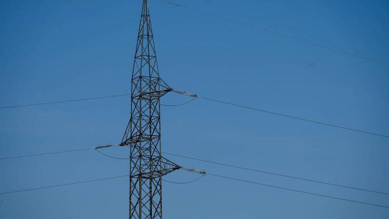 Red light visible for miles from new telecoms mast sparks backlash in ...