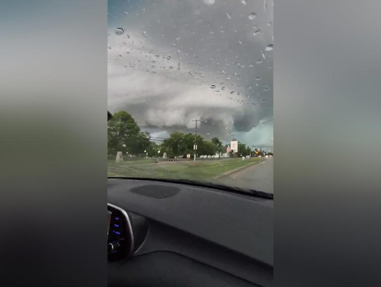 Winnipeg and surrounding area drenched in wild night of stormy weather
