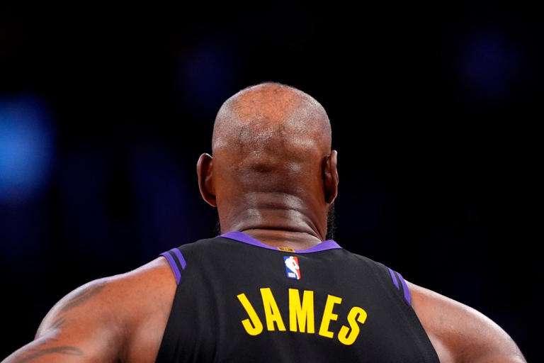 LeBron James drops retirement warning sign: 'Then I know I'll be done'