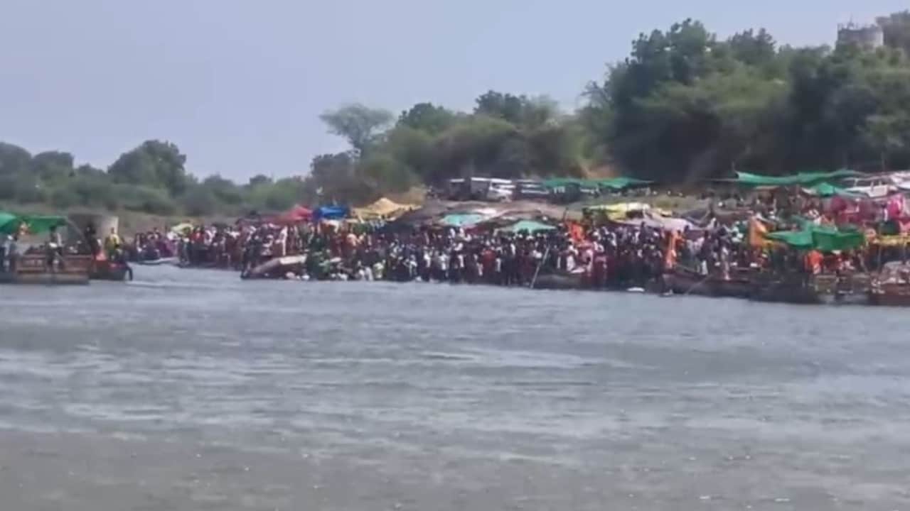 Boat carrying 35 pilgrims overturns in Maharashtra's Beed, one dead