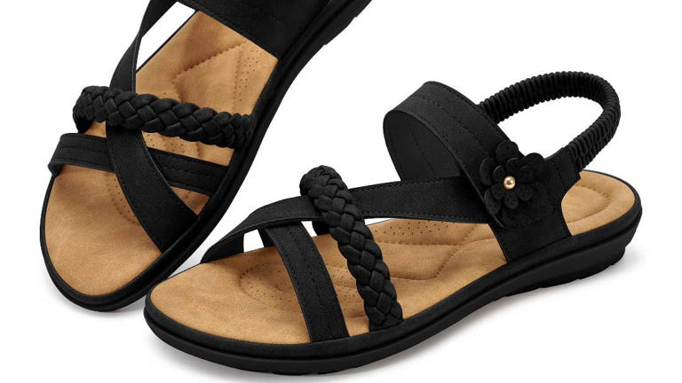 Walmart's $14 flat beach sandals: Stylish, comfortable, and available ...