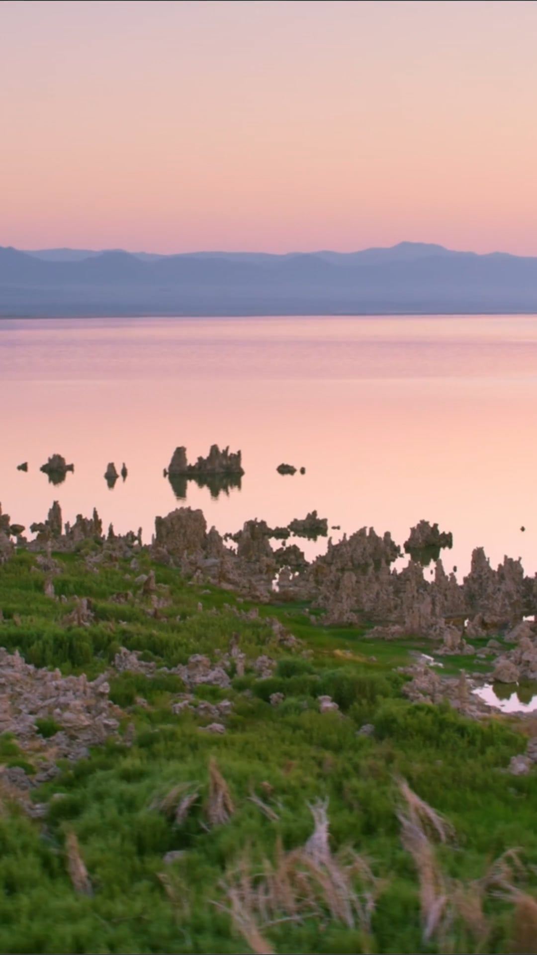 Lac Mono, Californie : tours de tuf photographiées par drone