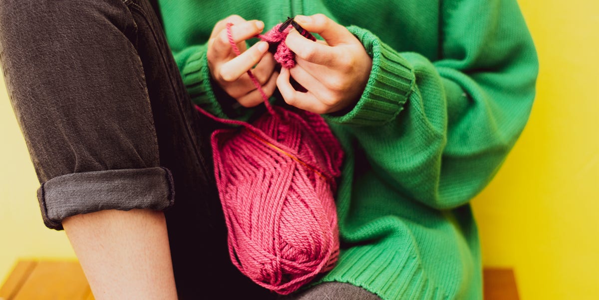 Master the seed stitch: the easiest textured knitting stitch for beginners
