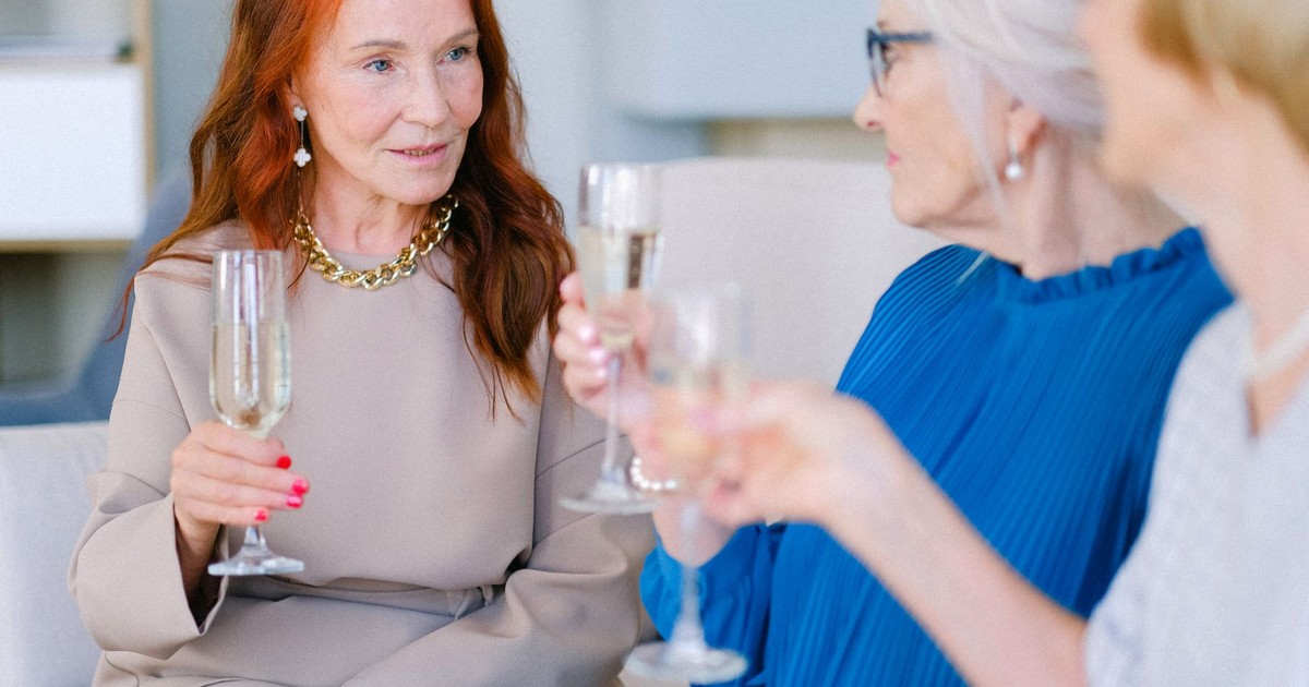 If you make small talk at checkout, you probably have these 15 rare traits