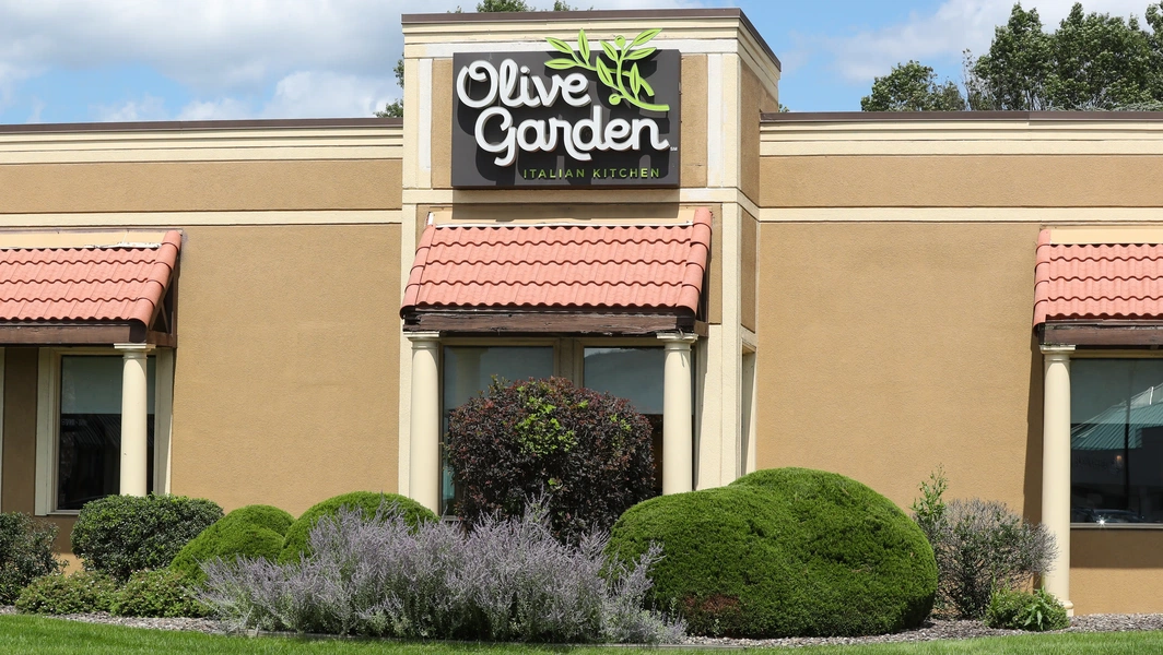 16 upscale restaurant chains under shared ownership