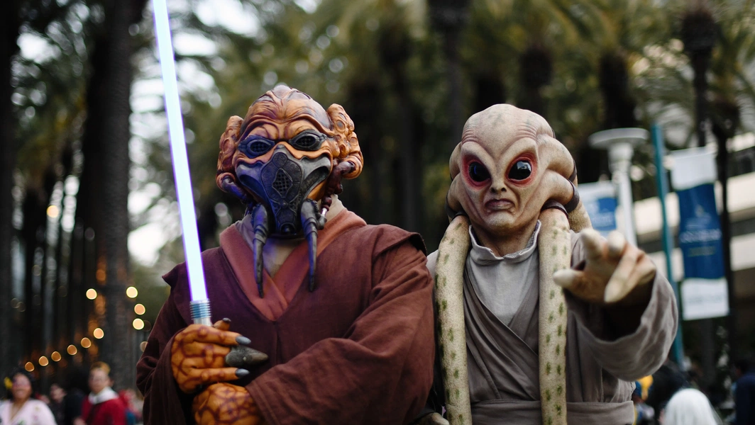 Lightsaber combat forms and iconic wielders