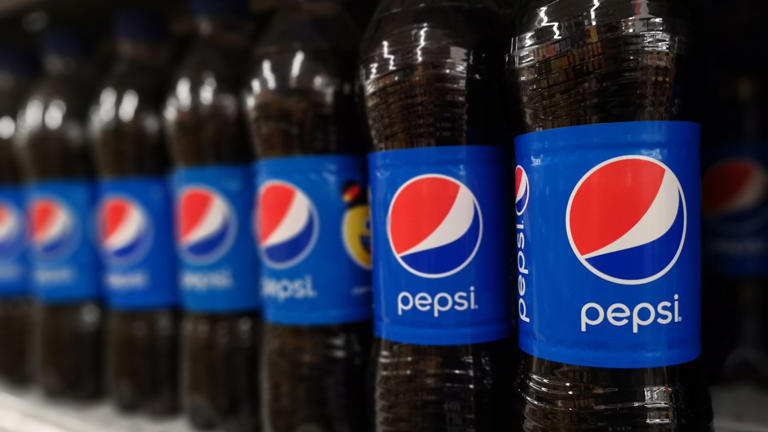 El reto de Pepsi a Nil Ojeda: vender 1 millón de latas en 15 días