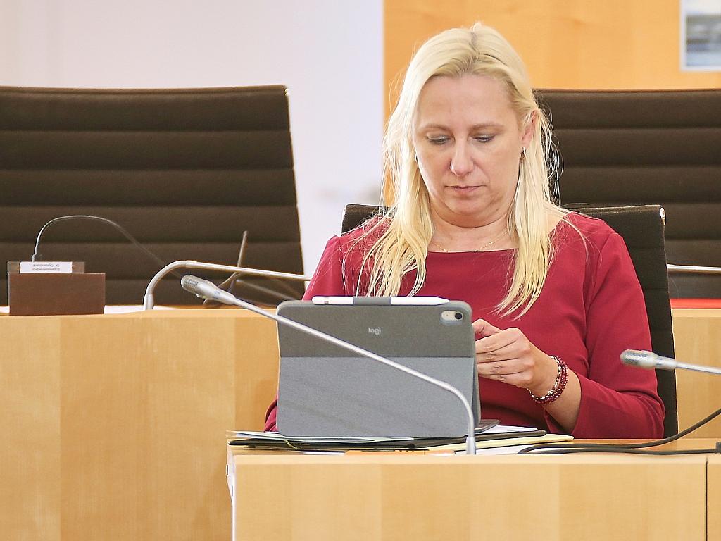 Hessen fordert strengere Regulierung von Vapes und Nikotinbeuteln