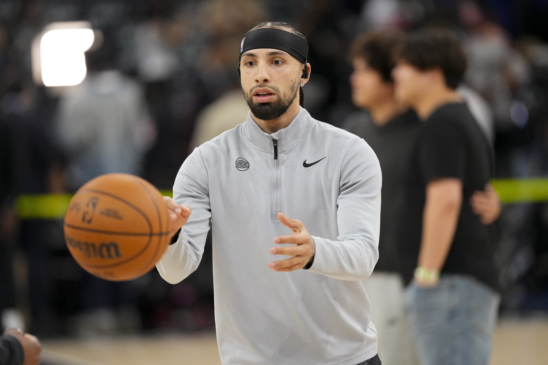Jose Alvarado warns Victor Wembanyama after dirty foul on Jalen Brunson