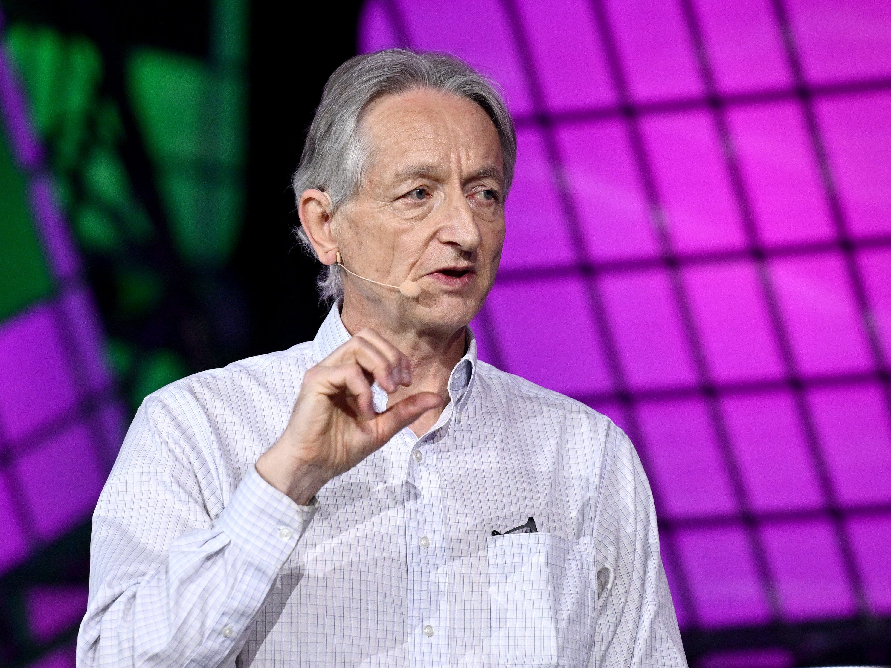 'Godfather of AI' Geoffrey Hinton says the war in Ukraine changed his ...