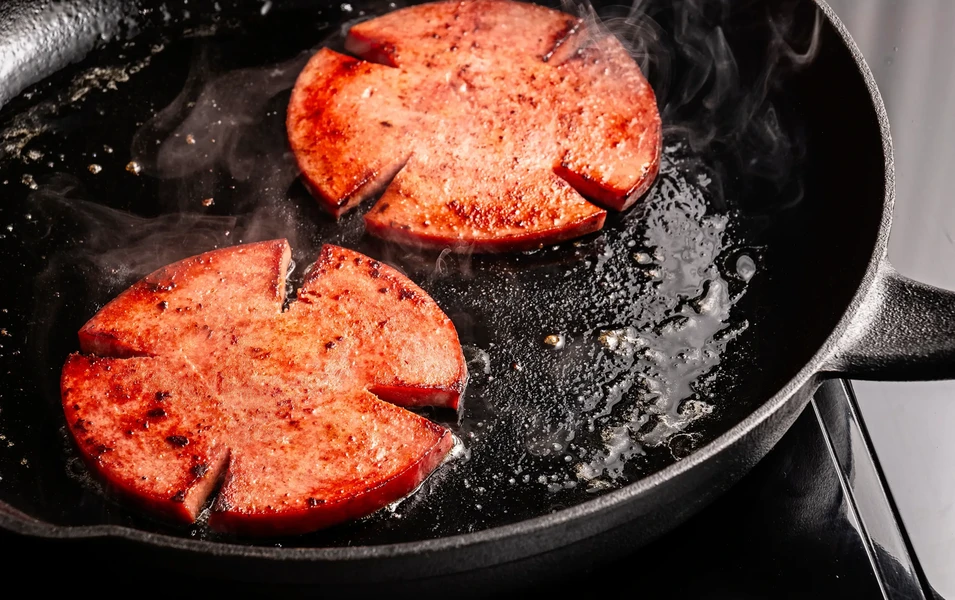 Fried bologna breakfast sandwich gets a low-carb twist