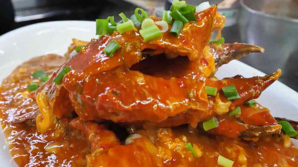Malaysia’s sweet-spicy chili crab is pure seafood theatre
