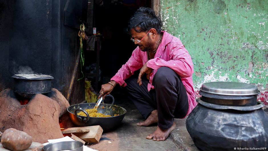 In India, a simple pair of glasses brings new hope
