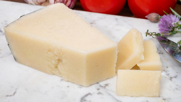 The cheese that Olive Garden servers grate on your food isn't Parmesan
