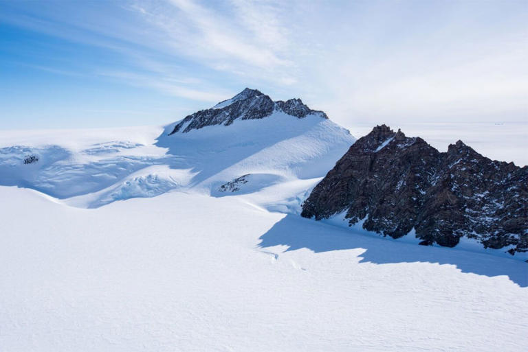Antarctica’s strange Egypt-like ‘pyramid’ is fueling theories about a ...