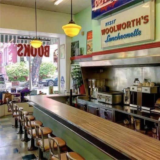 25 ’80s mall stores that ruled every shopping trip