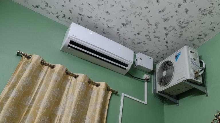 Man installs AC’s outdoor unit inside room, internet can’t keep calm ...