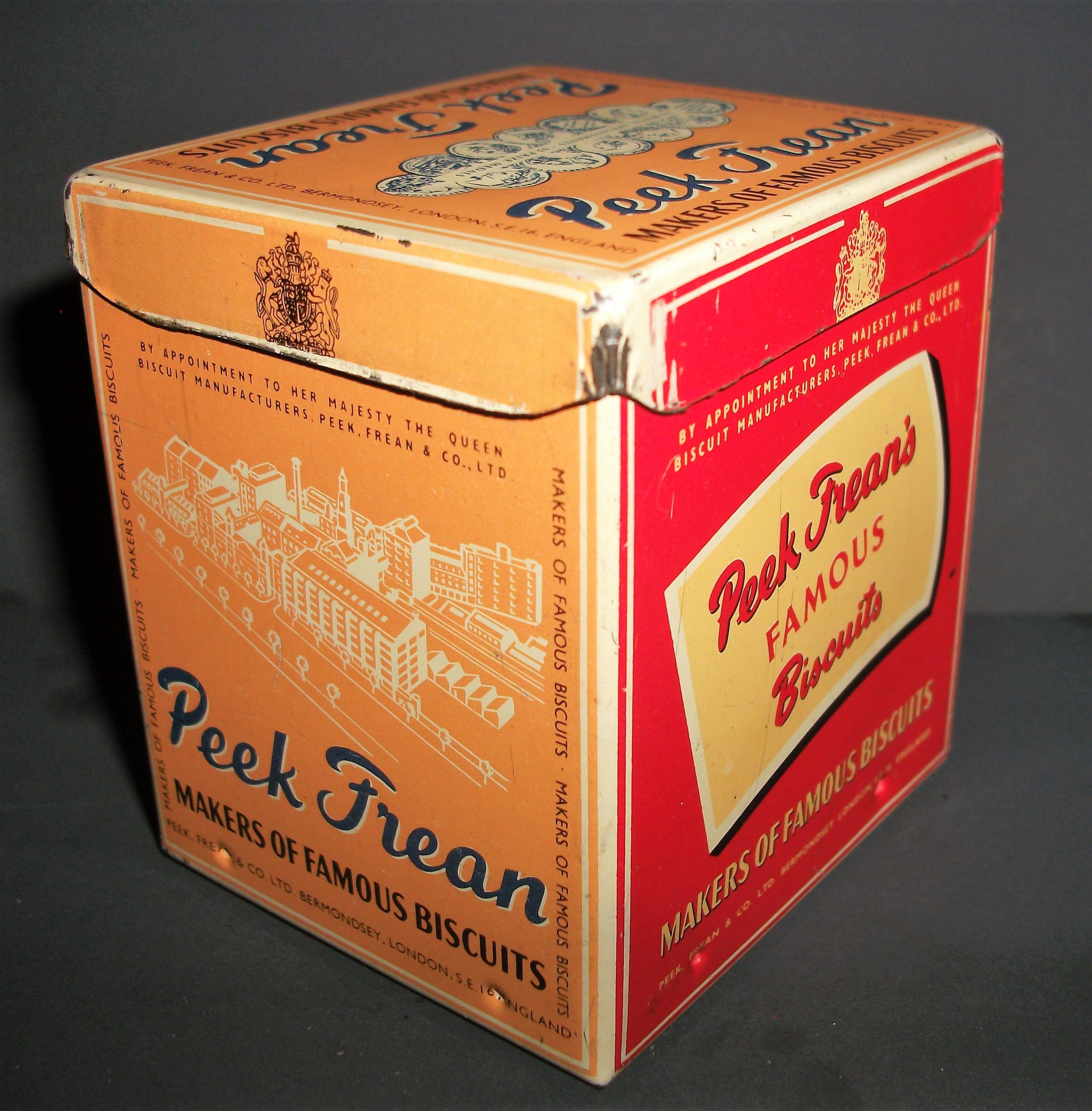 16 vintage tins and containers that sell for way more than you’d expect