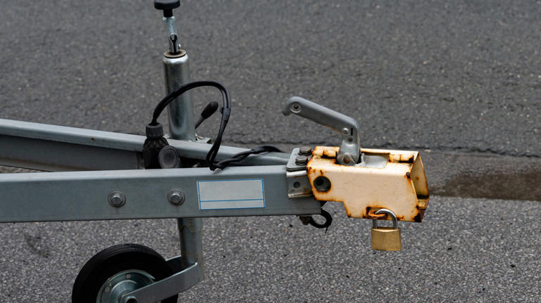 Should you grease a tow ball hitch?