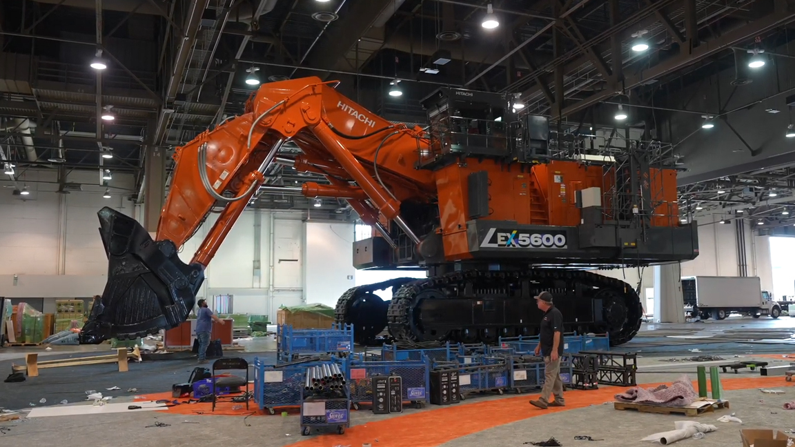 How big is this Hitachi excavator really?