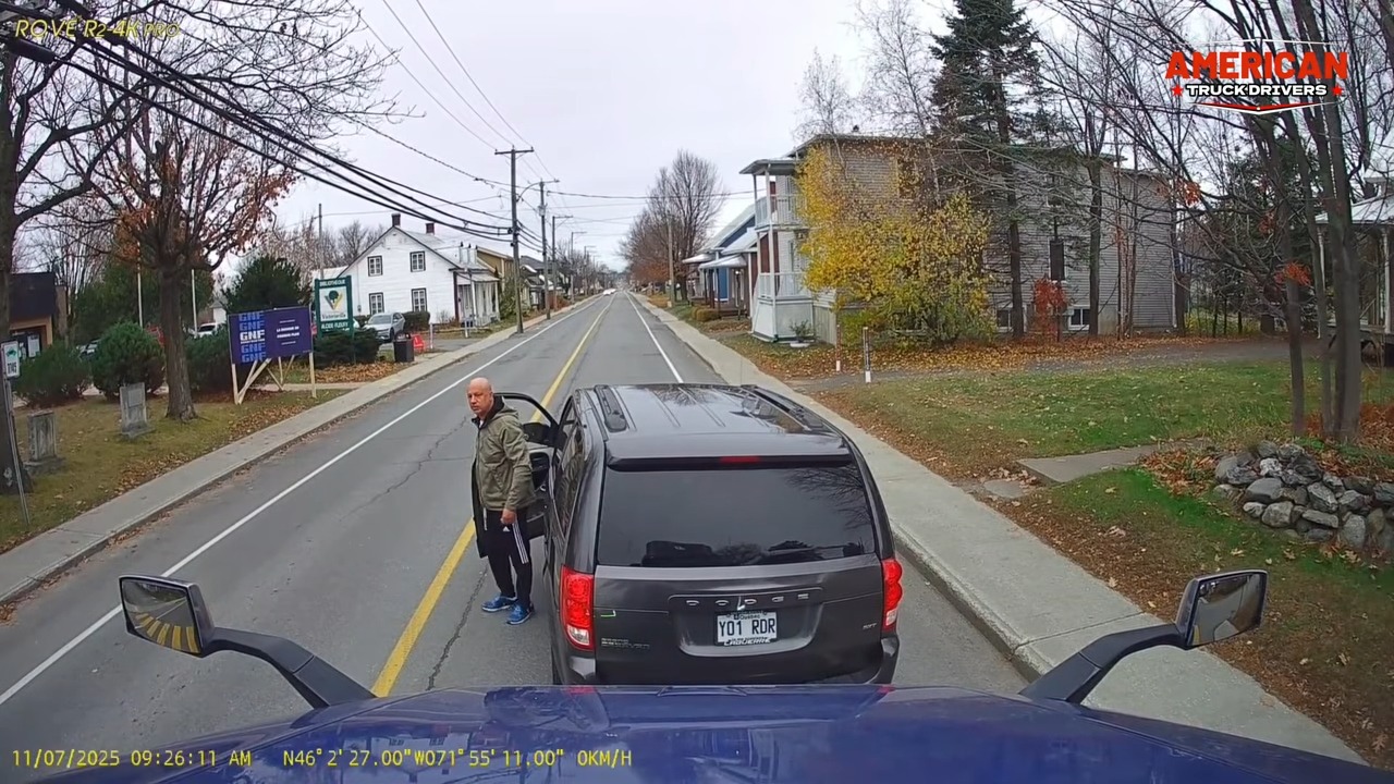 Male Karen tries to fight a truck driver for letting pedestrians cross ...