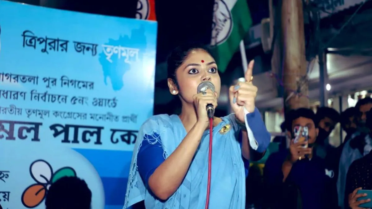 Big blow to Mamata? Firebrand TMC MP Saayoni Ghosh reportedly joins ...
