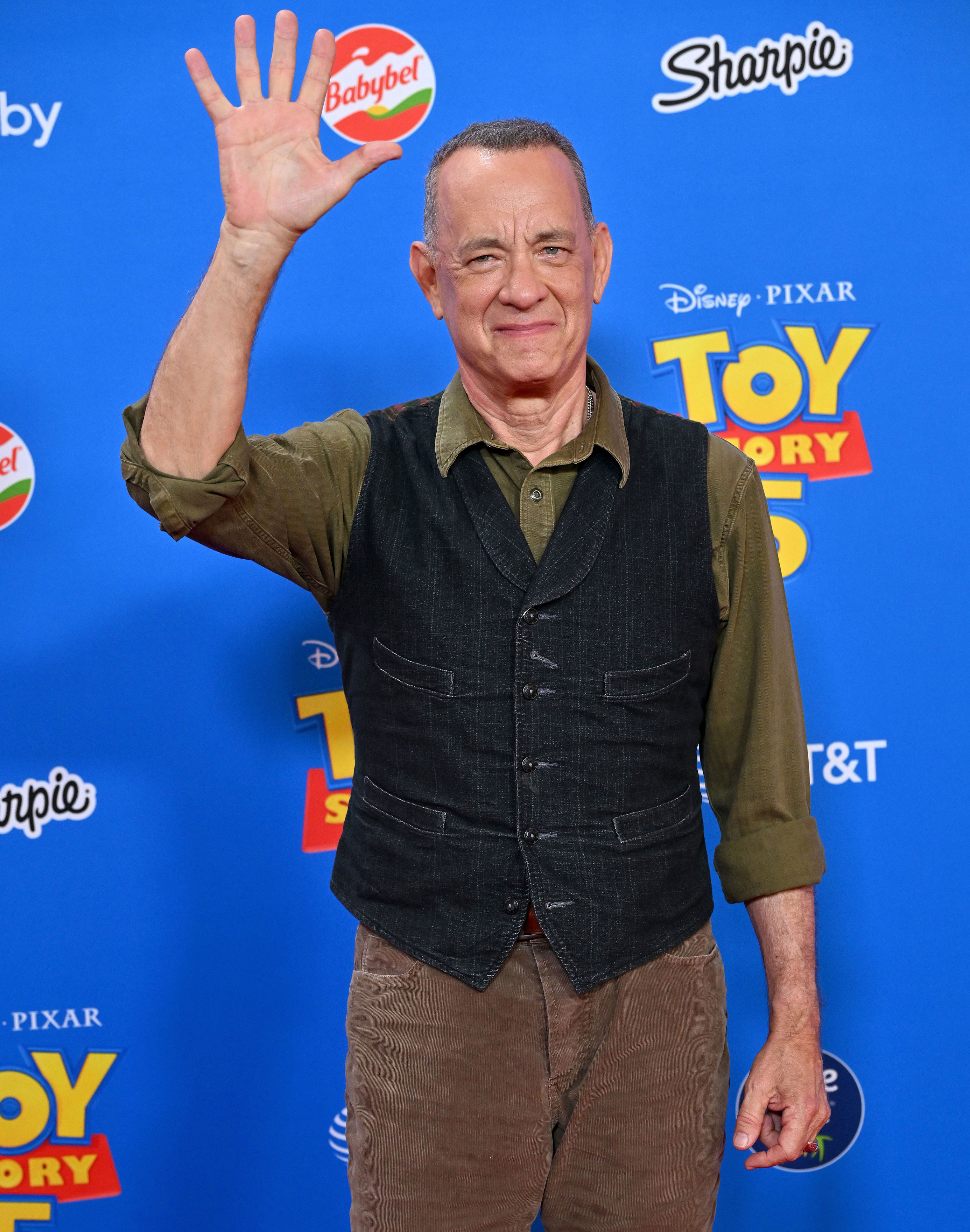 Tom Hanks shares marriage advice for Taylor Swift and Travis Kelce at ...