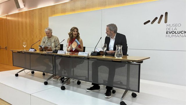 El eclipse solar, un concierto de Sienna o Sara Barquinero, en el ...