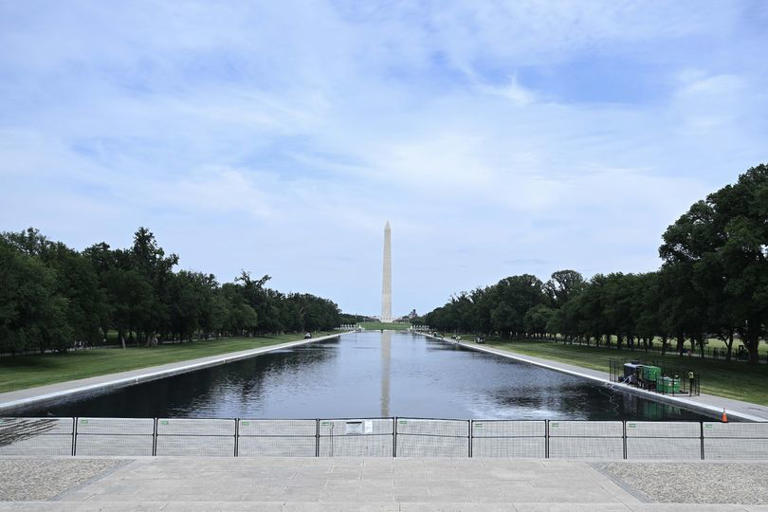 Fox News halted as Donald Trump flubs over Lincoln Memorial Reflecting Pool