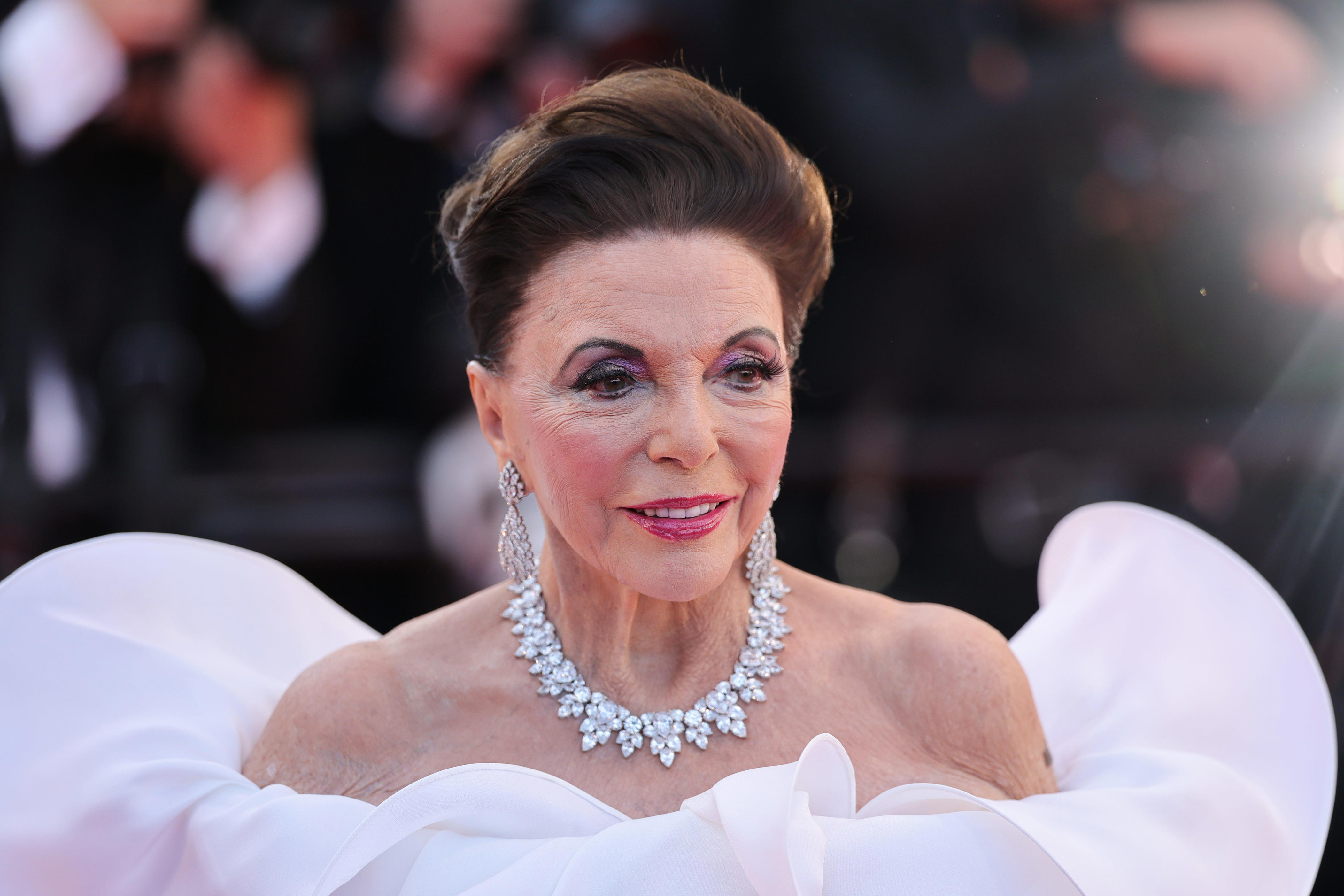 Joan Collins, 93, reveals her simple secret to aging well